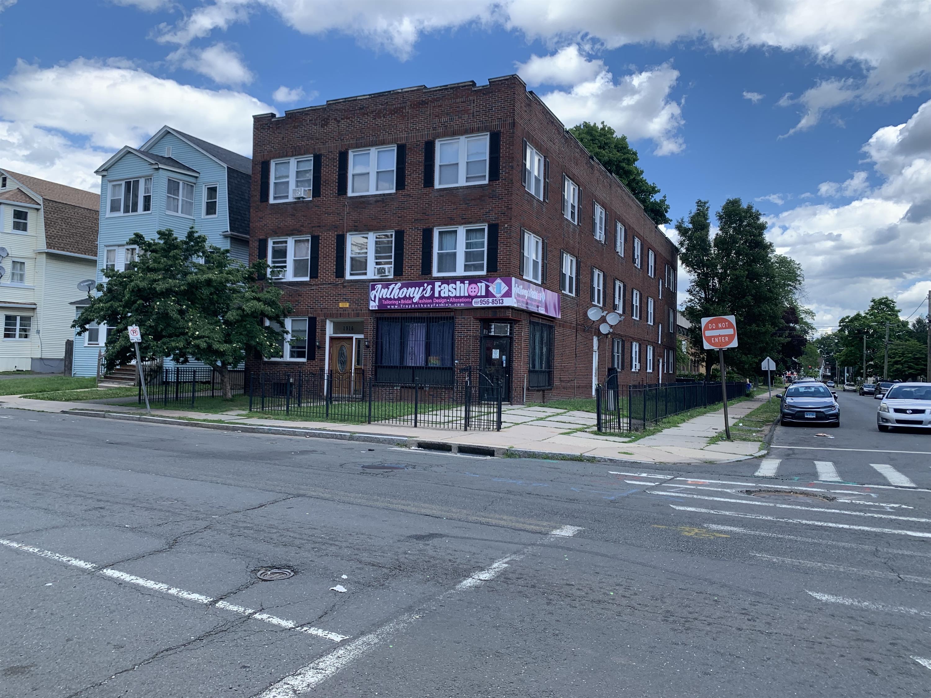 Home [precisionmgmt1.managebuilding.com]